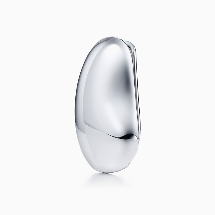Elsa Peretti™ Bean design | Tiffany & Co.