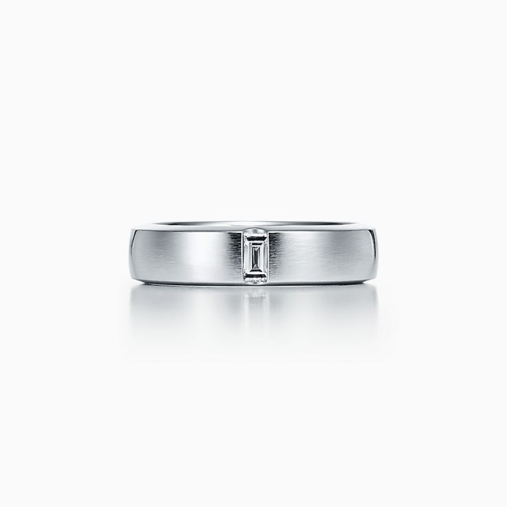 Argollas de matrimonio clásicas y anillos para hombre | Tiffany & Co.