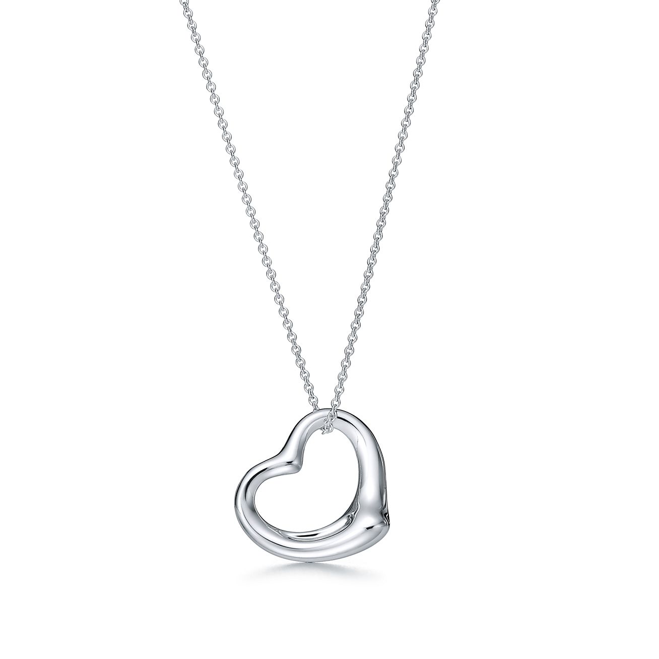 Elsa Peretti® Open Heart 純銀鏈墜。提供更多尺寸選擇。| Tiffany & Co.