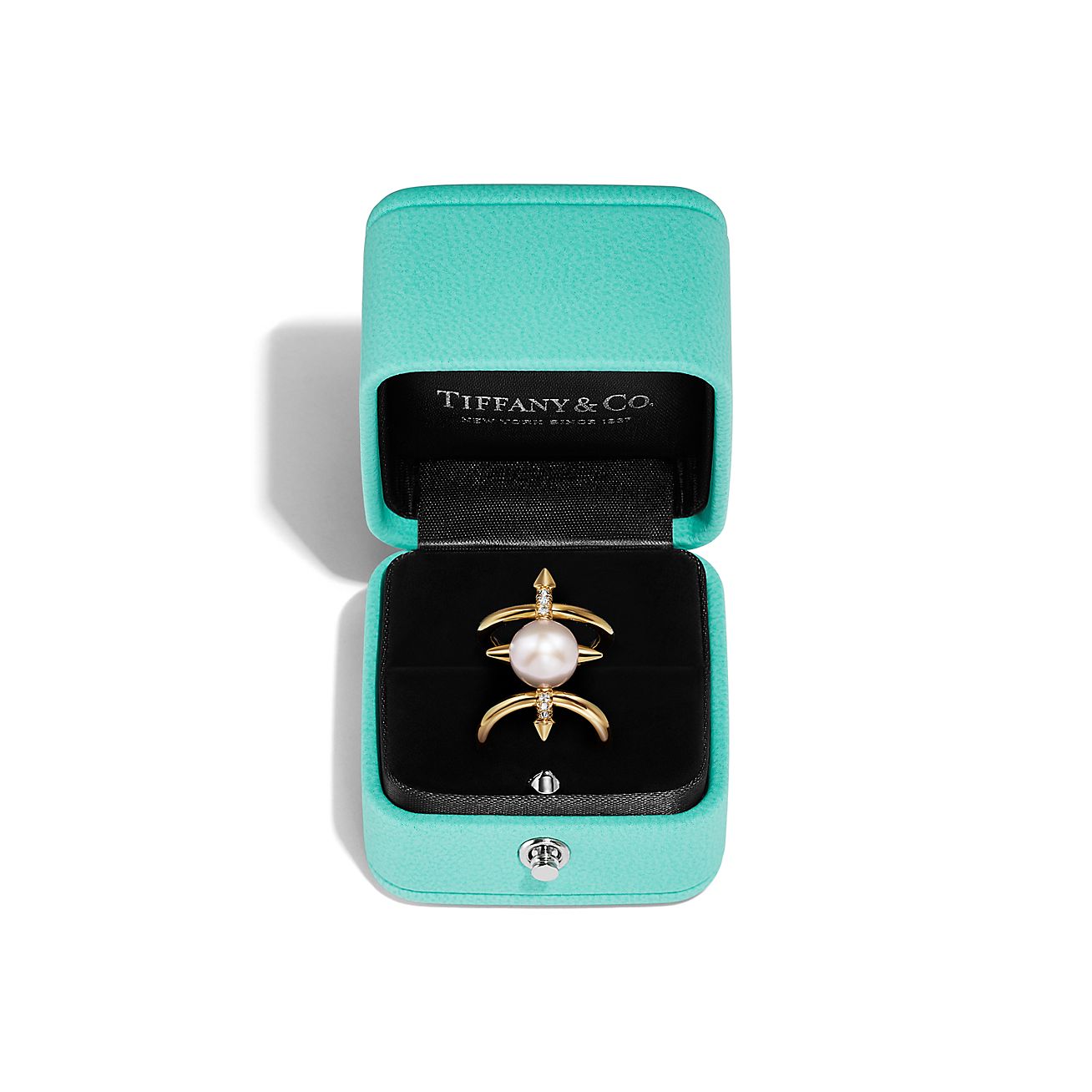 Tiffany Titan by Pharrell Williams Pearl Ring in Yellow Gold with Diamonds Tiffany Co. UK