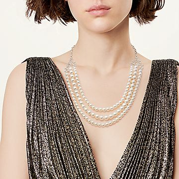 Paloma Picasso Olive Leaf three row pearl necklace in sterling silver. Tiffany Co. US