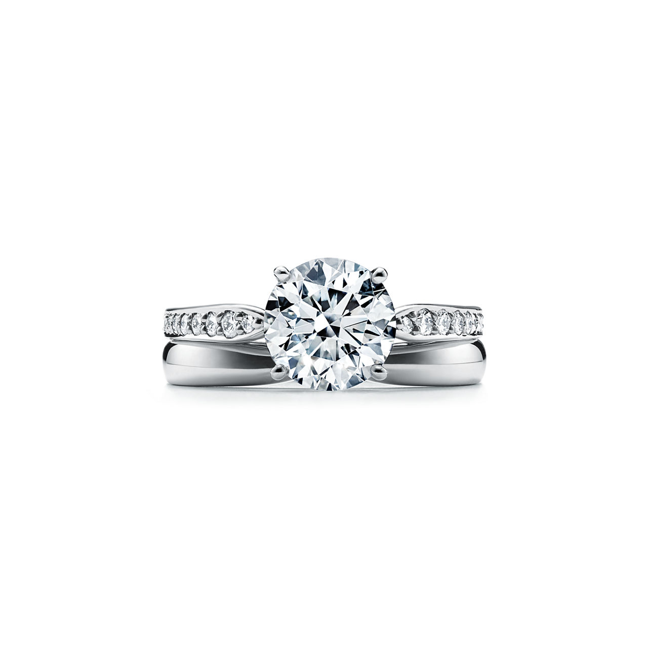 Anillo de compromiso Tiffany Harmony® redondo brillante con alianza en ...