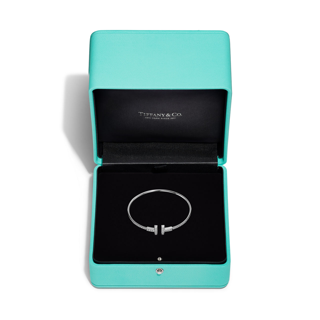 Tiffany T:Bracelet jonc Wire pavé de diamants en or blanc 18 carats ...