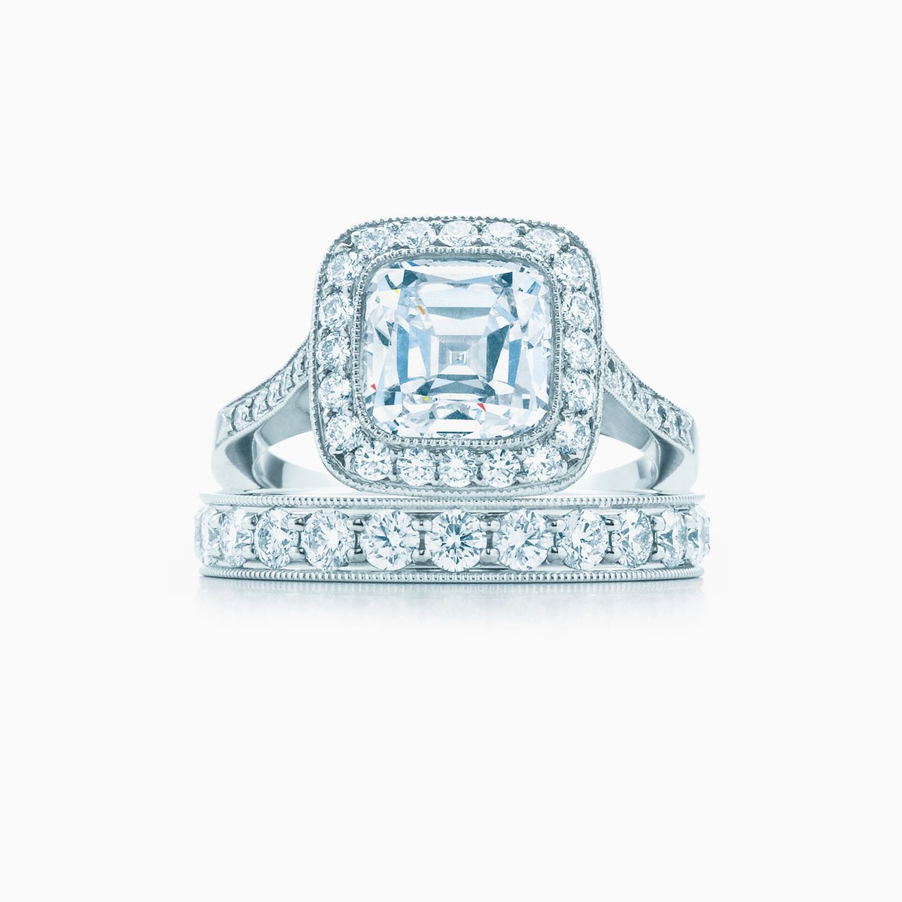 Anillo de compromiso Tiffany Legacy™ con argolla de diamantes en ...