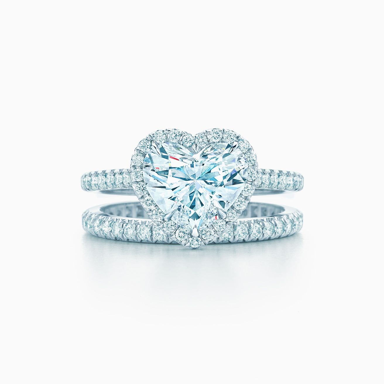 Anillo Tiffany Soleste con aureola de corazón y argolla de diamantes en ...